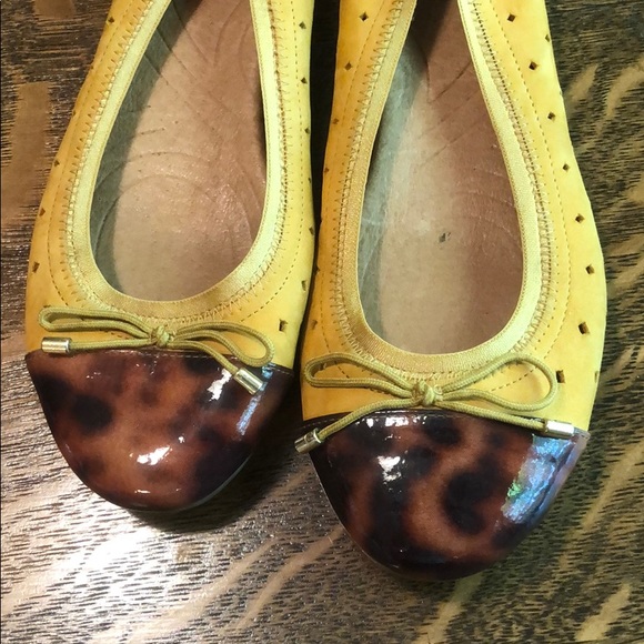 Clarks | Shoes | Clarks Womens Mustard Yellow Tortoise Shoes 75 | Poshmark